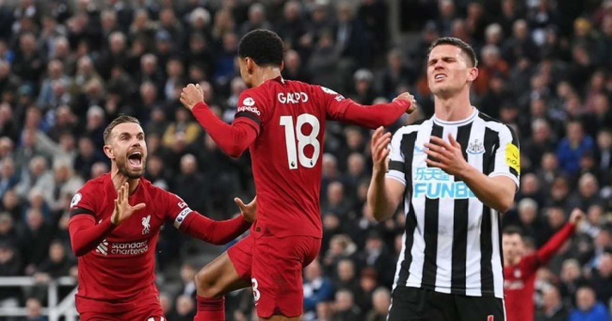 [EPL 리뷰] '누녜스-각포 연속골' 리버풀, 'GK 퇴장' 뉴캐슬 2-0 격파...8위↑