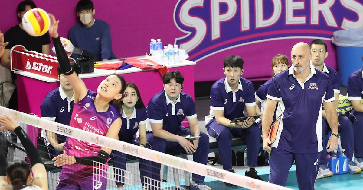 흥국생명 선두 이끈 김연경, 5R MVP 선정…올 시즌 벌써 3번째