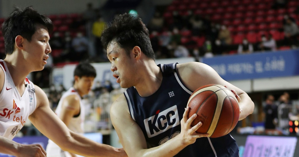 프로농구 KCC, SK 꺾고 4연패 탈출