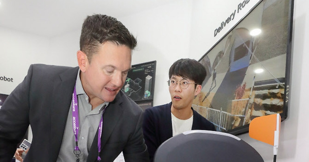 중국산 몰려오는데...KT가 ‘배송로봇’시장 뛰어든 이유는?[MWC23]