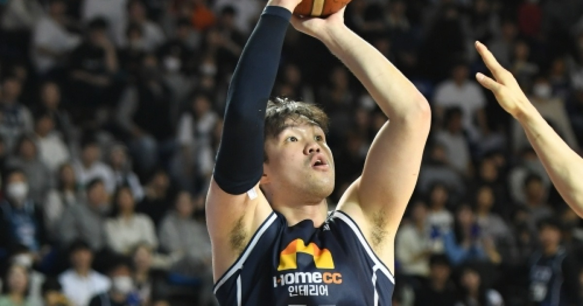 라건아·이승현 43점 합작…3연승 KCC, 6강 막차 경쟁 한 발 앞서