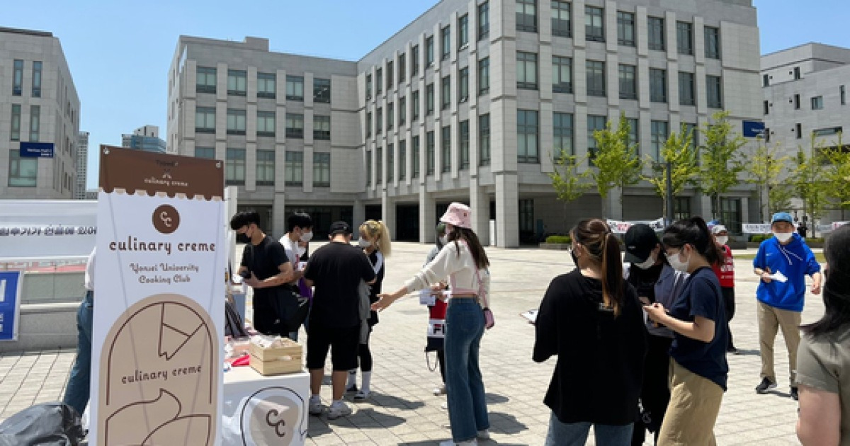 Foreign students give their two cents on joining university clubs
