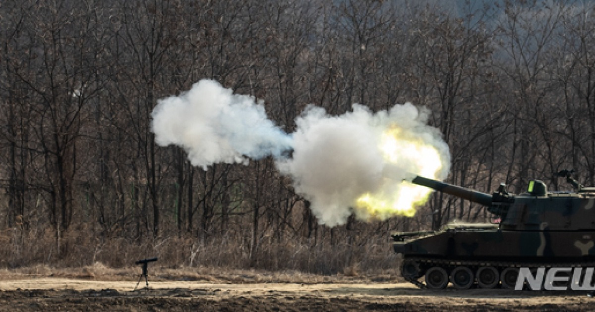 K-55A1 자주포 포탄 사격하는 17사단
