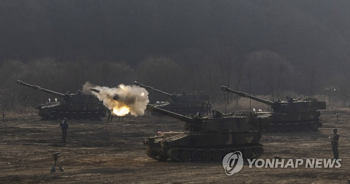 포탄 발사하는 K-55A1