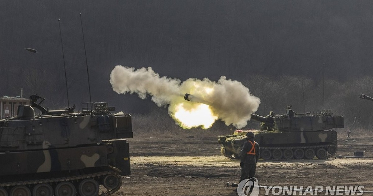 포탄 발사하는 K-55A1