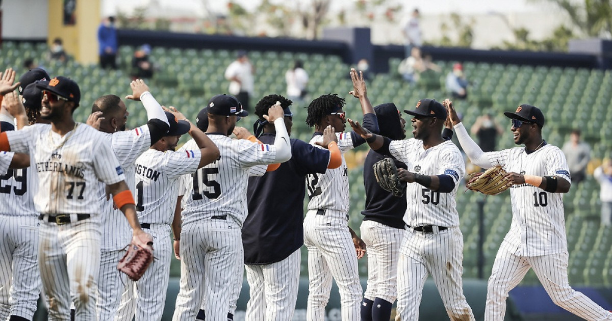 'KIA 출신' 버나디나 멀티히트…네덜란드, '3안타 빈공' 쿠바 잡고 2023 WBC 첫승 [WBC리뷰]