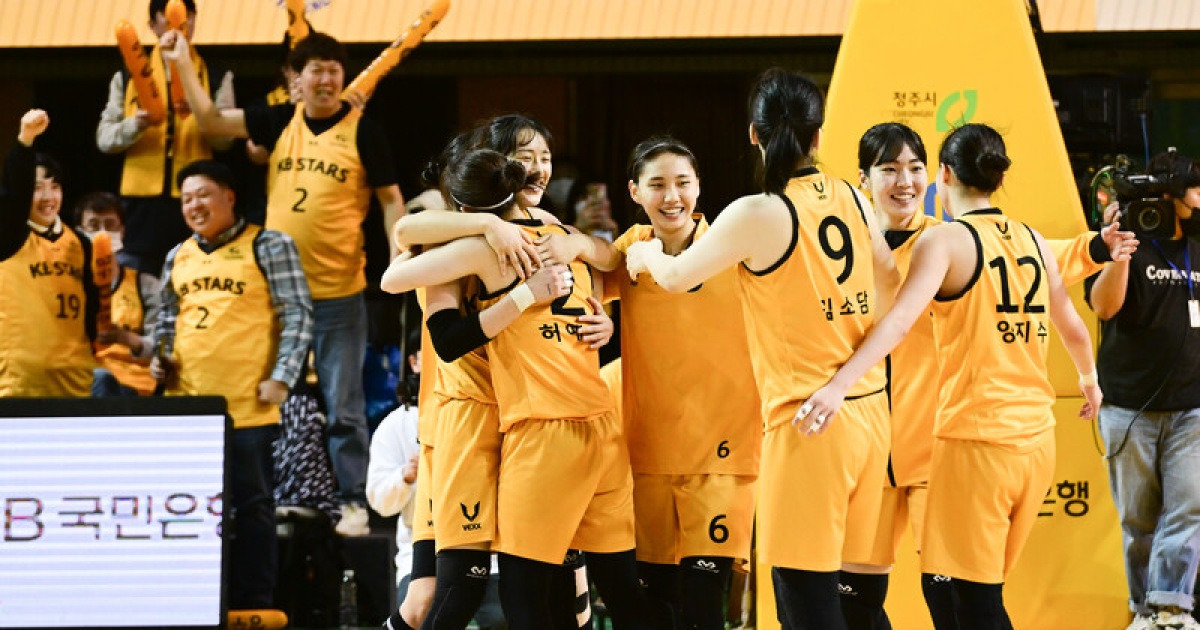 [WKBL 6라운드 리뷰] 무너진 ‘디펜딩 챔피언’ KB, 12년 만의 플레이오프 진출 실패