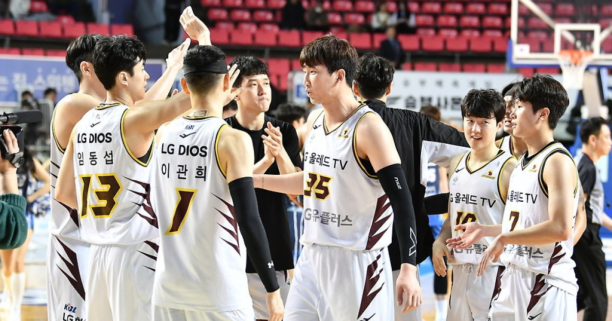 프로농구 2위 LG, KCC 꺾고 4연승 질주…4강 PO 직행 보인다