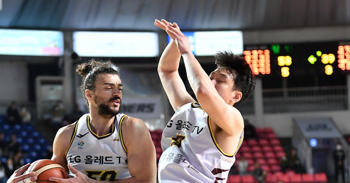 '용병 2명몫 마레이' LG, KCC 30점차로 대파하고 4연승