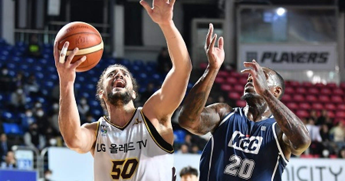 LG 2위 굳히기, 마레이 라건아에게 판정승, KCC 3점슛 충격의 0%, 야투성공률 37%
