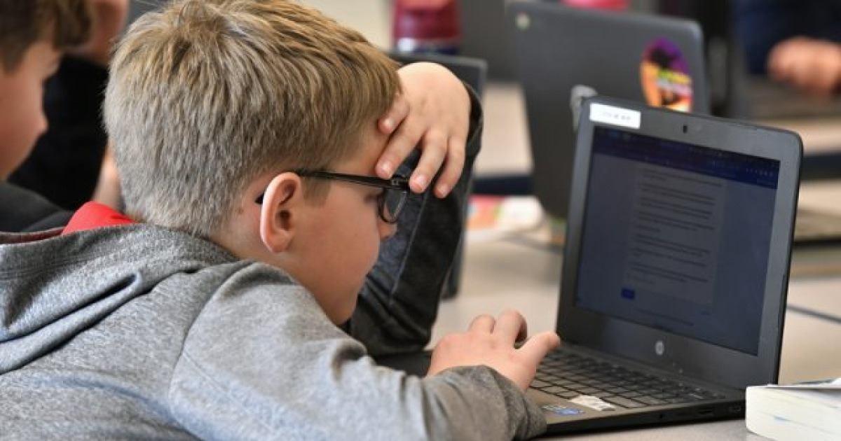 챗GPT, 100일만에 1억명 사용… “2020년대의 아이폰 모멘트”