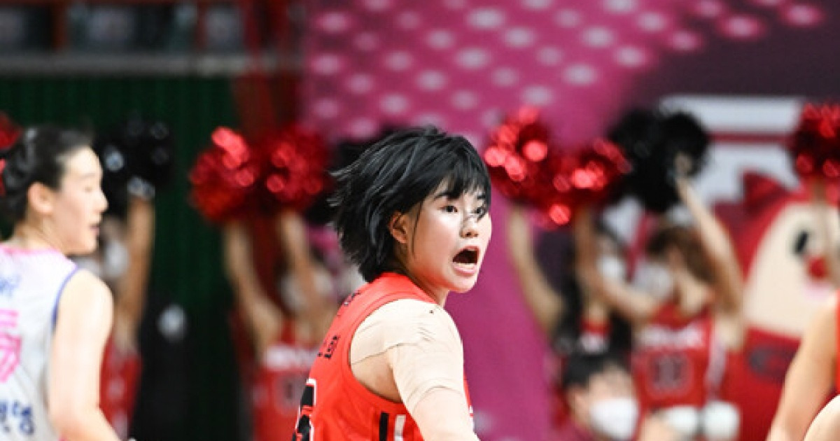 [WKBL PO 리뷰] ‘3Q 후반부터 대폭발’ BNK, 삼성생명에 역전승 … 챔프전 진출 확률 85.1% 획득