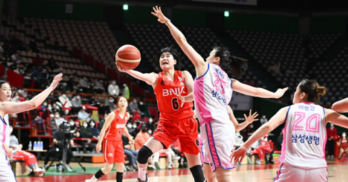 [WKBL PO] 4쿼터에만 12점, BNK의 에이스는 이소희였습니다!