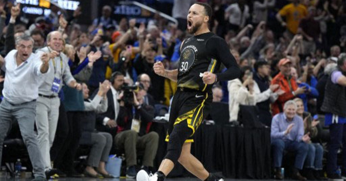 ‘커리 36점’ GSW, 연장 끝에 밀워키 제압