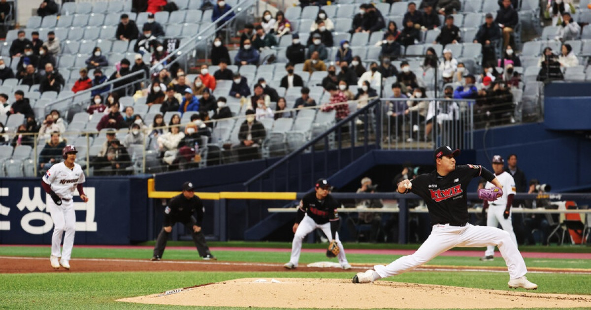 KBO 시범경기 첫날 WBC 탈락…이승엽 “모든 야구인의 패배”