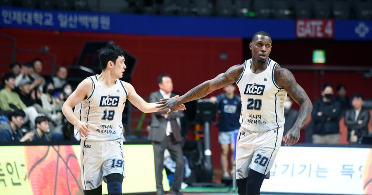 '라건아·이근휘 4Q 폭발' KCC, 캐롯 제압…한국가스공사 PO 탈락