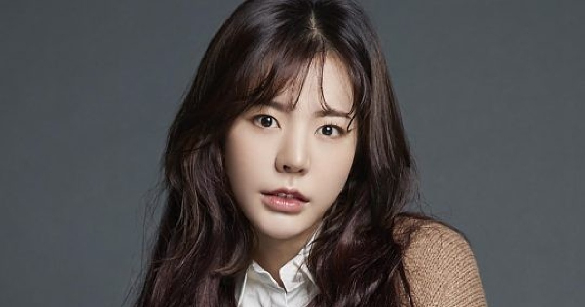 '이수만 조카' 써니 "강 건너 불구경 하듯 지켜보자"