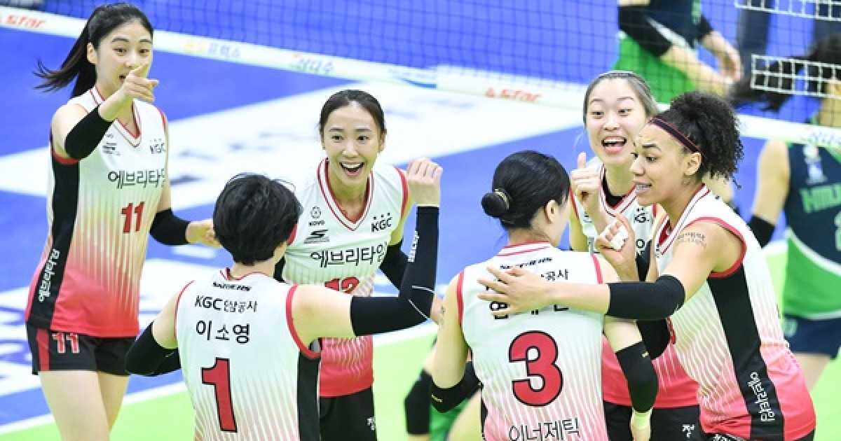 '엘리자벳 31점' KGC인삼공사, 현대건설 격파…준PO 희망 살려