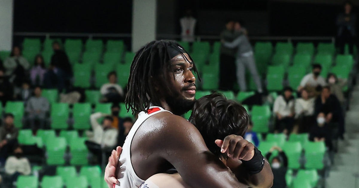 ‘역전의 명수’ SK, 2차 연장끝에 한국가스공사 잡고 4연승