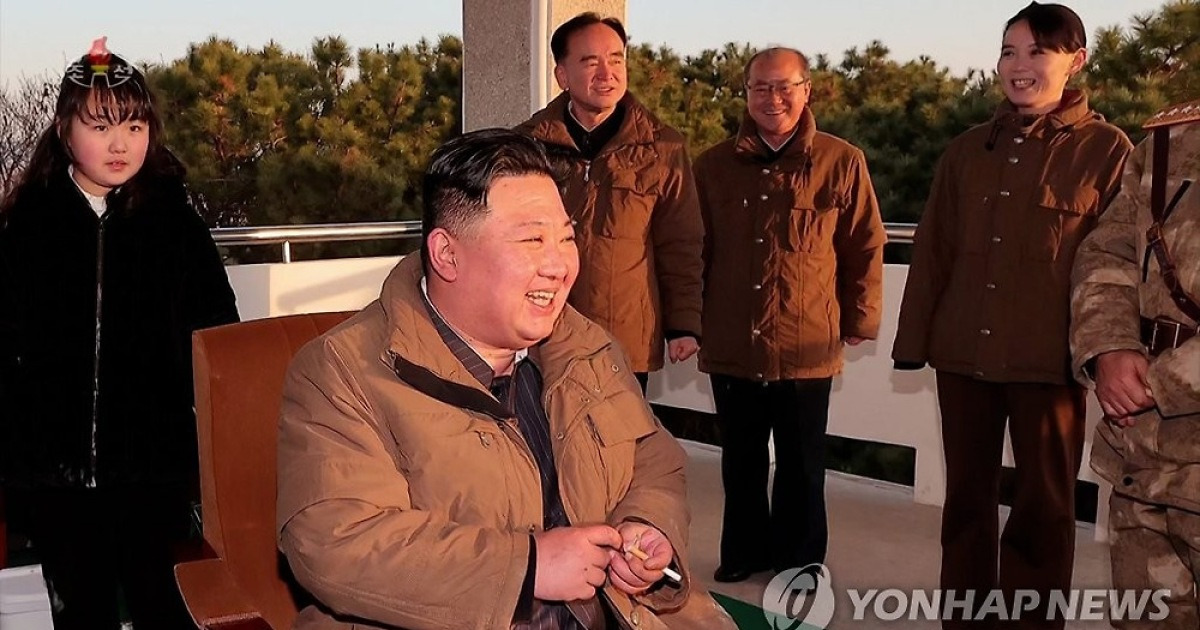 북한 중앙TV, ICBM '화성-17형' 발사 영상 공개