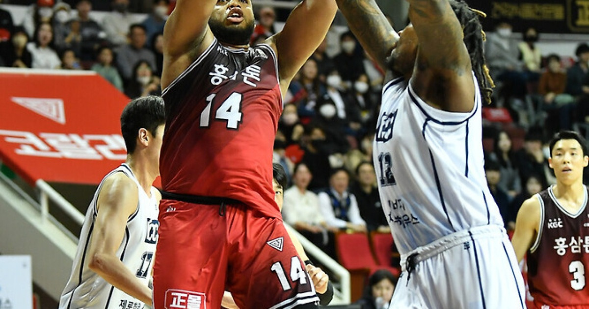 ‘3점슛 13개 펑펑!’ 선두 KGC, KCC 완파하고 매직넘버 1