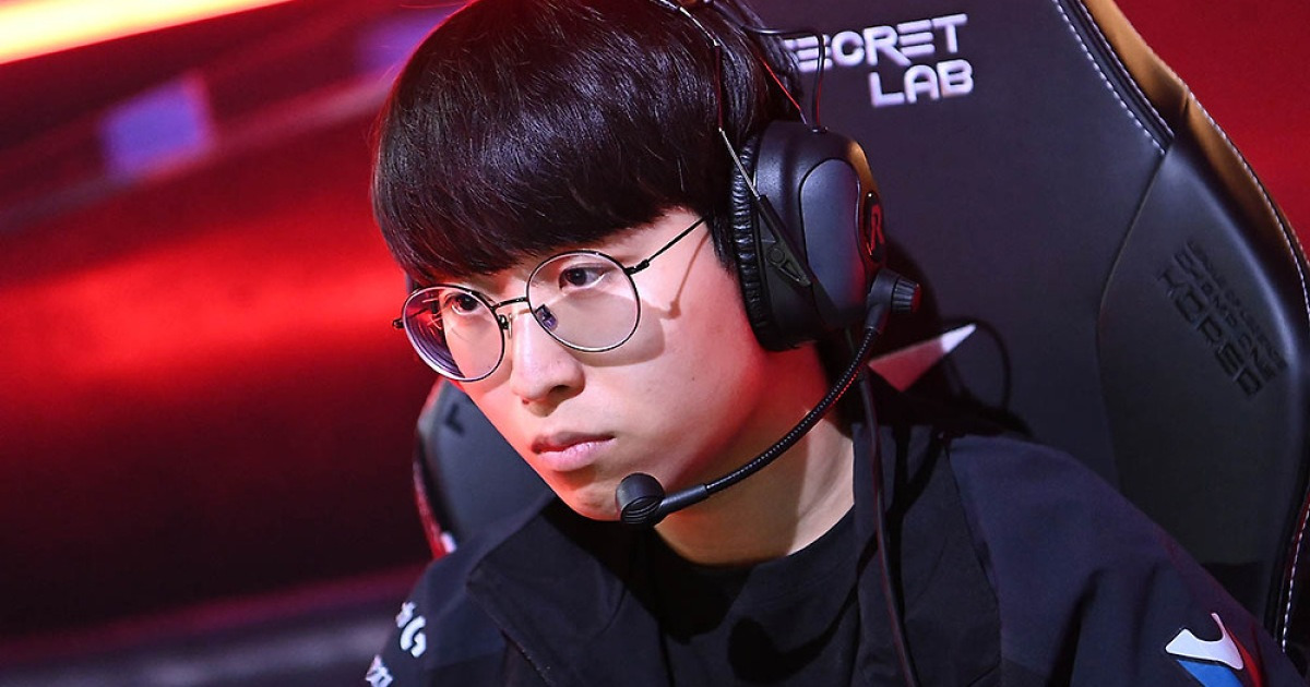 '모래폭풍 잠재운' KT, 5년 만에 다전제 승리…플레이오프 2R 진출 [LCK PO]