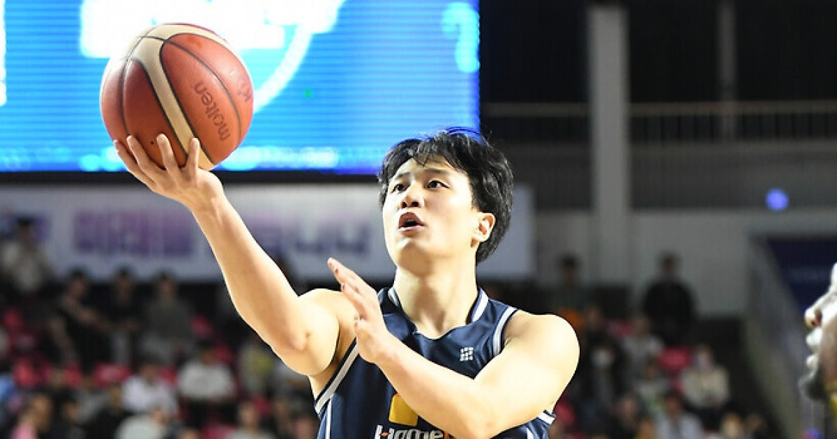 [JB포토] KCC 허웅 '자연스러운 레이업슛'