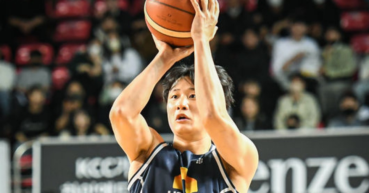 '허웅 결승 자유투' KCC, 연장 접전 끝에 KT 제압...6위로 PO 확정