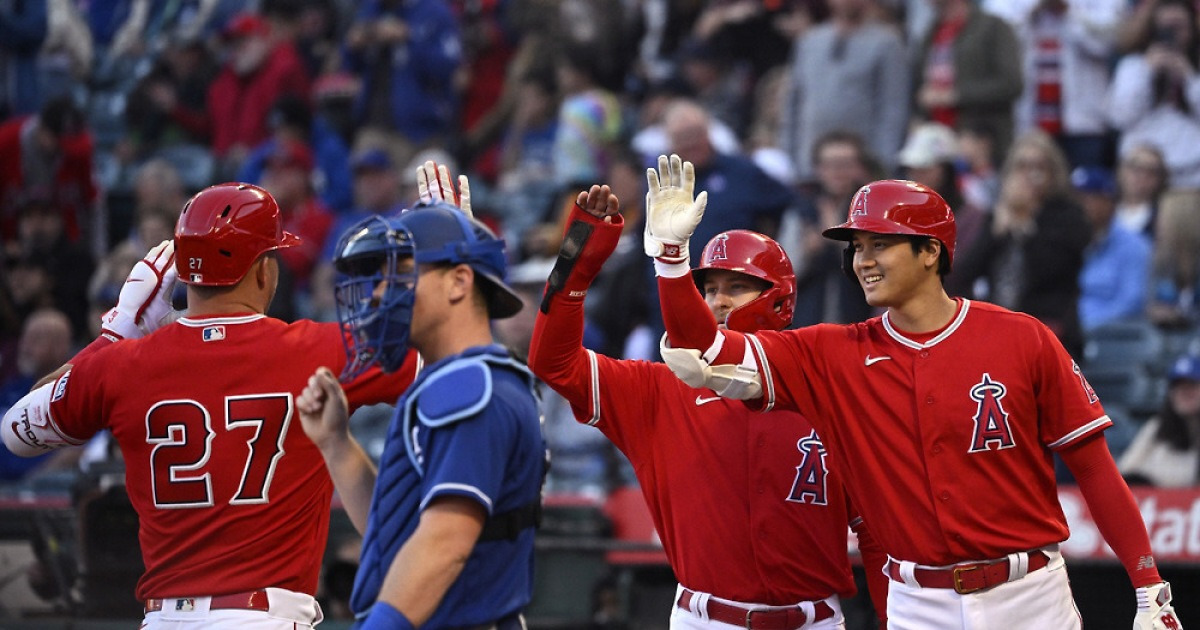 '트라웃 투런포+오타니 2안타' WBC라이벌 동반 맹타, LAA 5-4 LAD