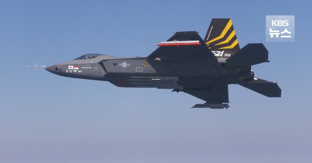 [영상] 미사일·기관총 공중 발사!…KF-21 무장시험 첫 성공