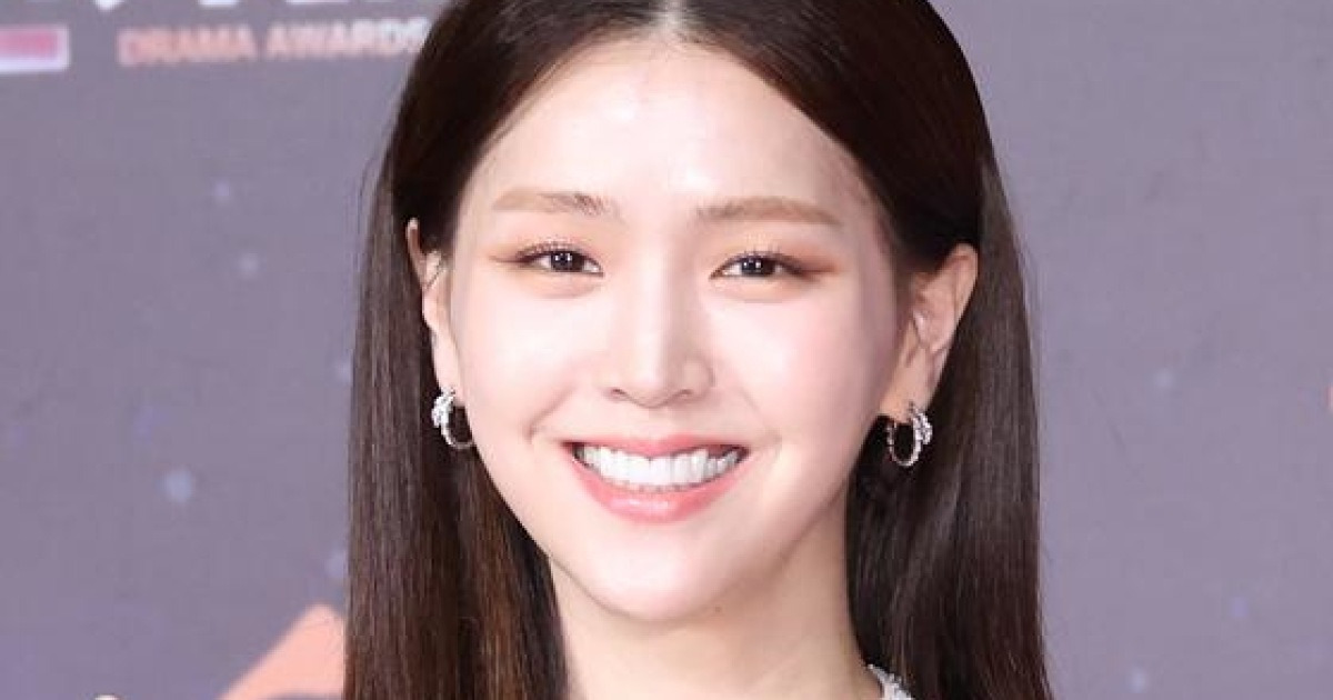 김지은, '인기가요' MC 발탁…노정의 후임