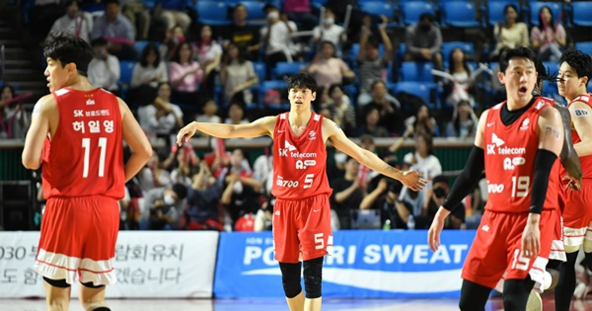 '김선형·워니 더블-더블' SK, 6강 PO 1차전서 KCC 완파