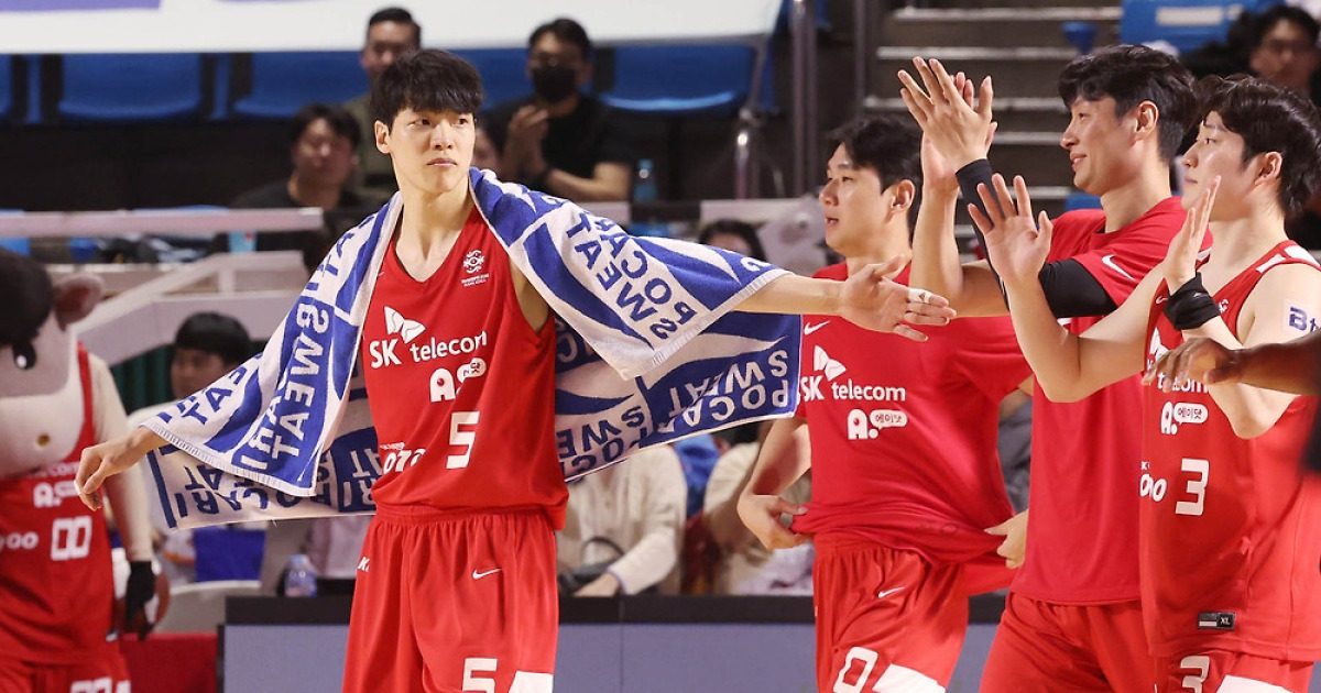 초반부터 달린 SK…KCC 넘고 6강 PO 기선제압