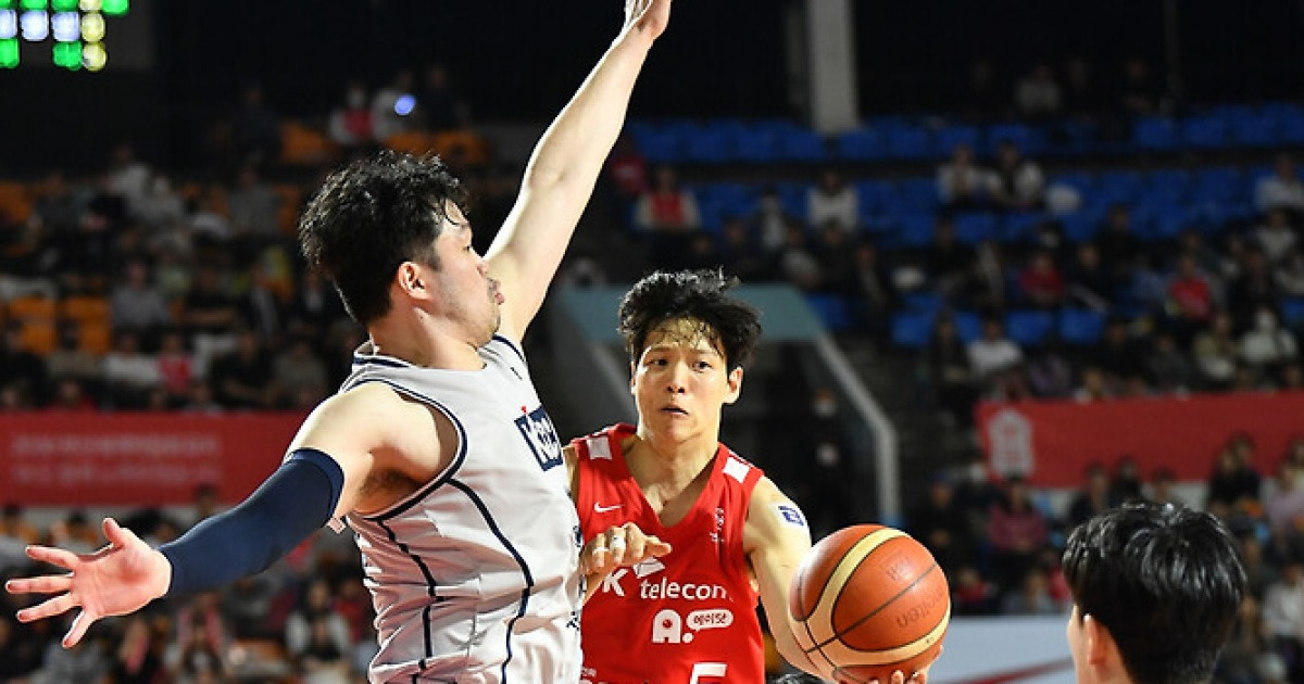 [KBL 6강 PO 리뷰] '김선형 22점 11A-허일영 3점슛 5방' SK, 연장 승부 끝 KCC에 역전승 … 6강 PO 2승째 거둬