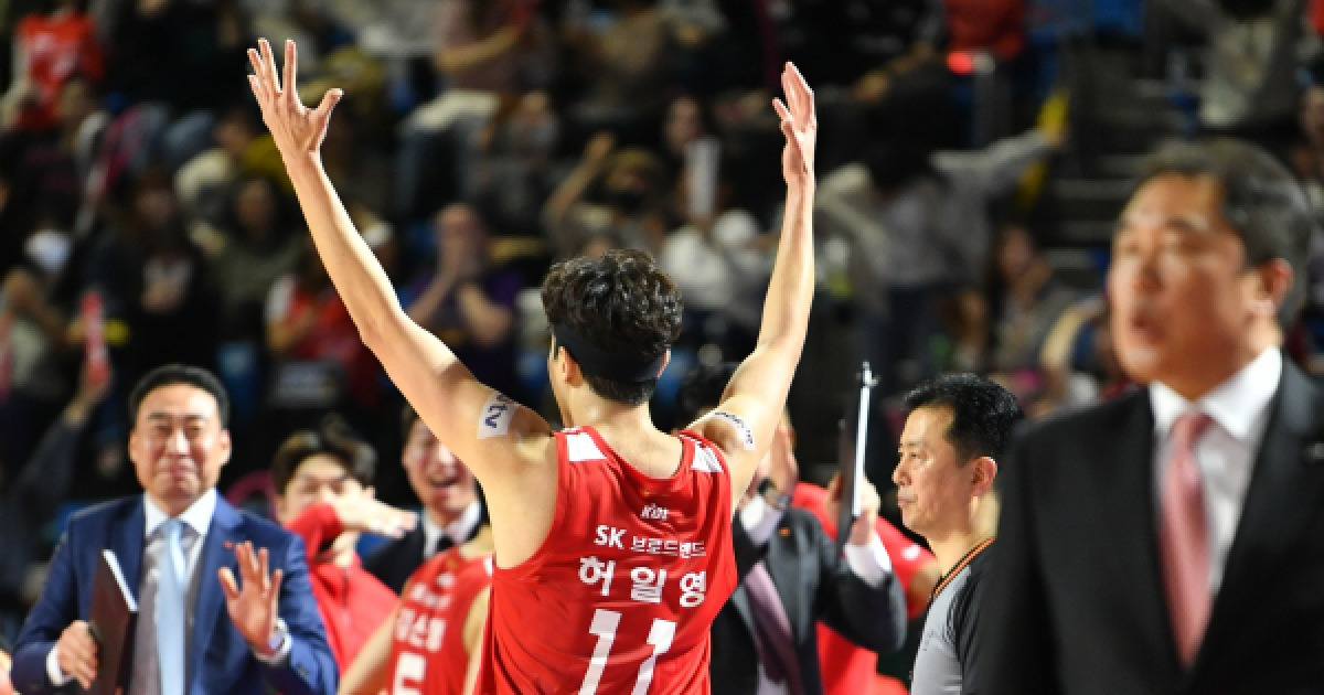 [IS 잠실] '허일영+김선형 47점 합작' SK, KCC 꺾고 PO 2연승 질주
