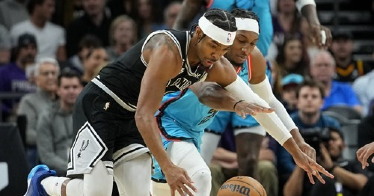 Spurs Suns Basketball