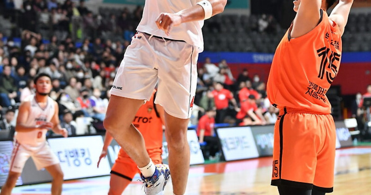 [KBL 6강 PO 리뷰] ‘프림-서명진 날다’ 현대모비스, 캐롯 꺾고 70% 확률 가져오다