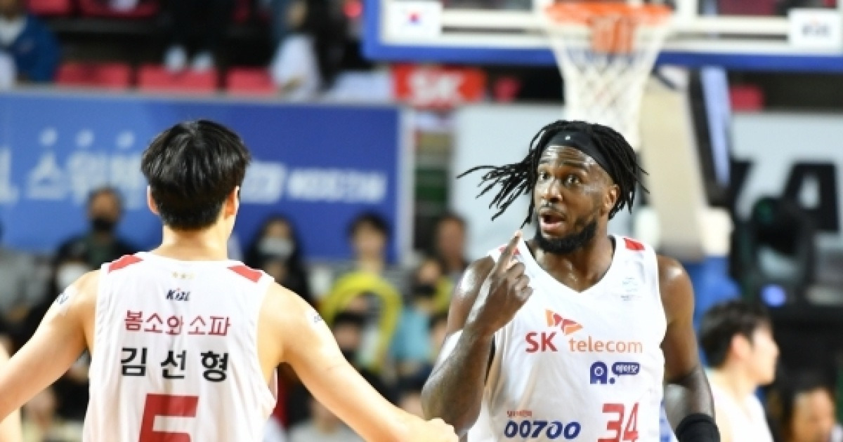 ‘LG 나와!’ 워니·김선형 펄펄 난 SK, KCC에 16점차 뒤집고 스윕 시리즈…4강 진출 [KBL PO]