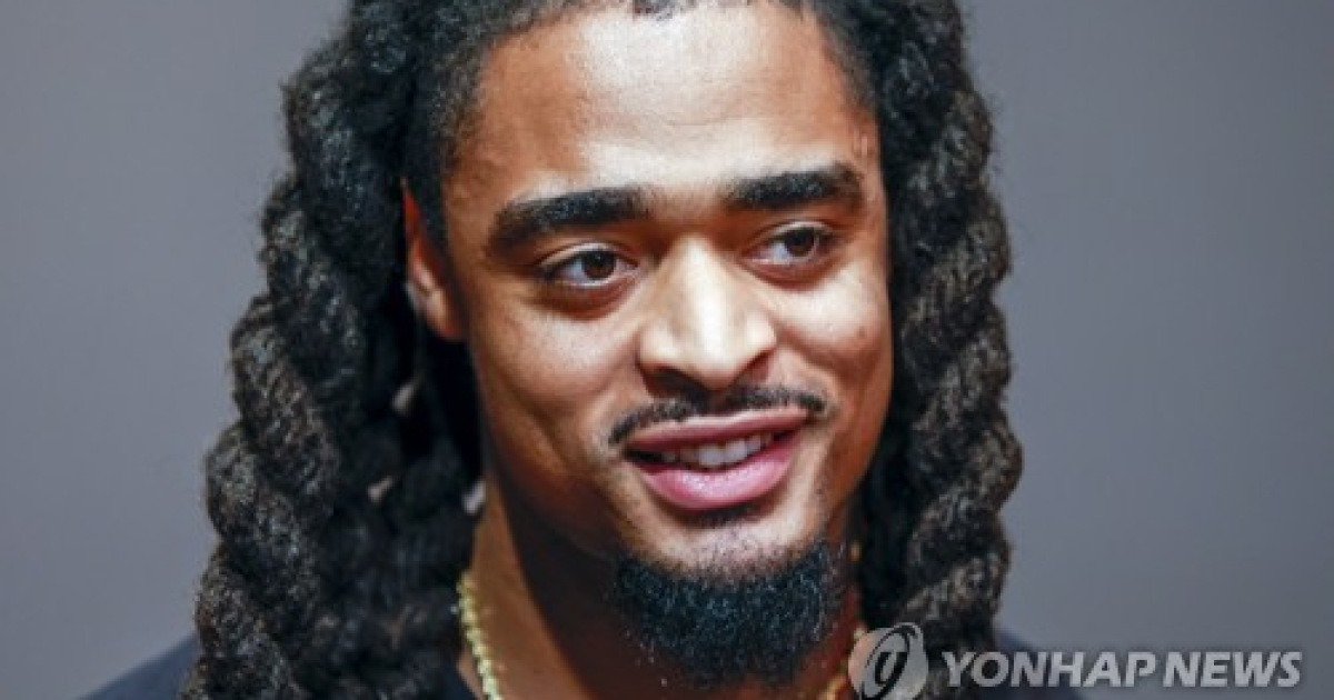 Buccaneers Neal Football