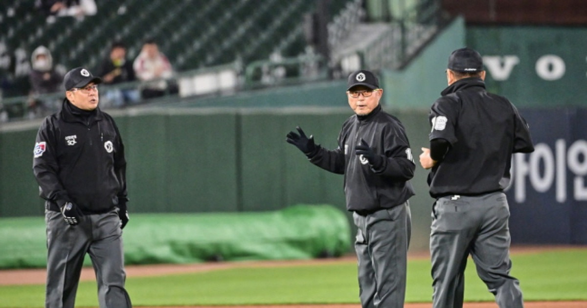 [오피셜] KBO, KT-롯데전 규칙 잘못 적용한 심판진 무기한 2군 강등 중징계