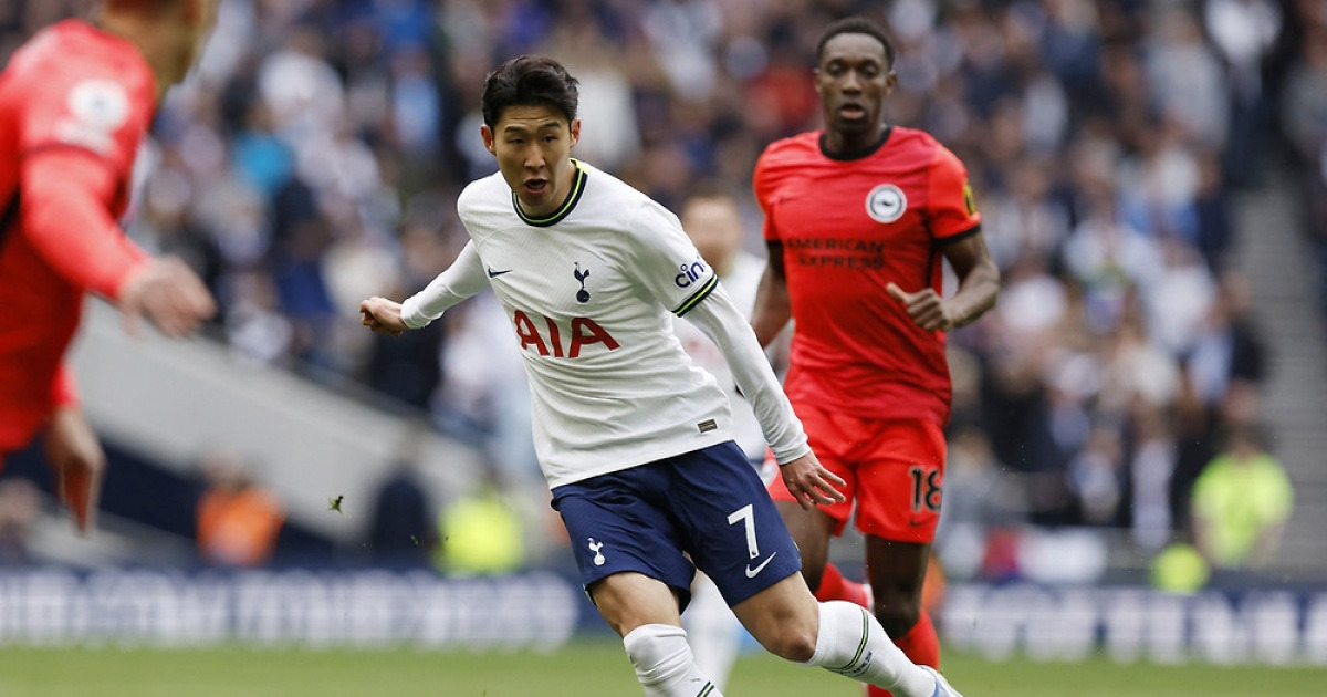 브라이턴 전서 드리블하는 'EPL 100골' 손흥민