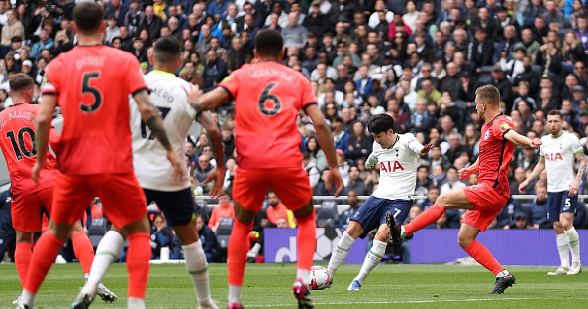 손흥민 ‘그림같은 감아차기’ 아시아 최초 EPL 100골 금자탑