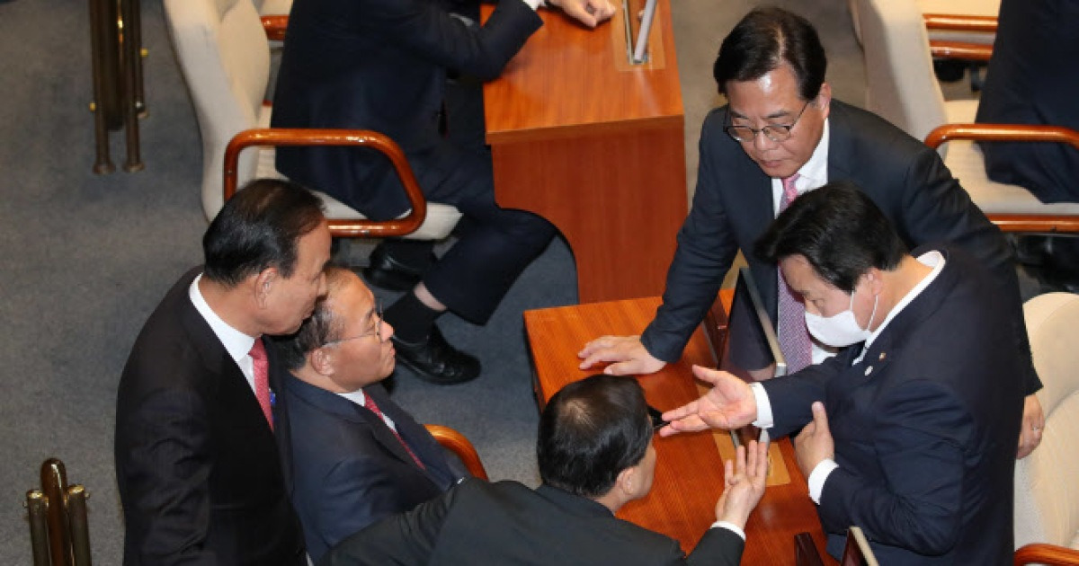 [포토]전원위원회, '논의하는 국민의힘'