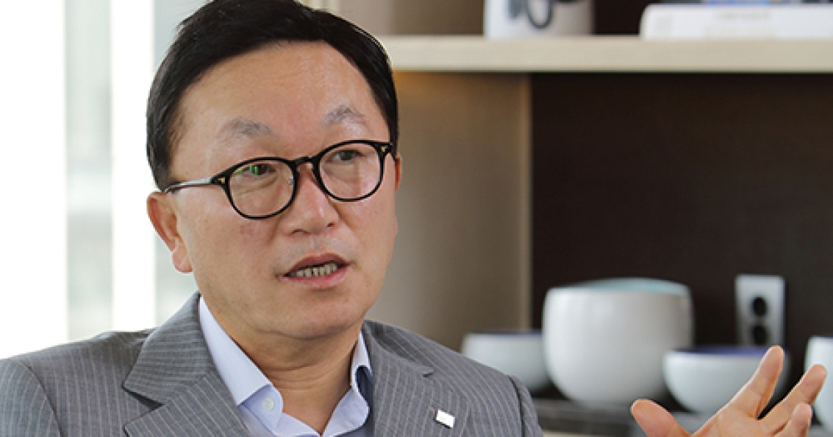 Mirae Asset’s Park Hyeon-joo donates dividends for 13th consecutive year