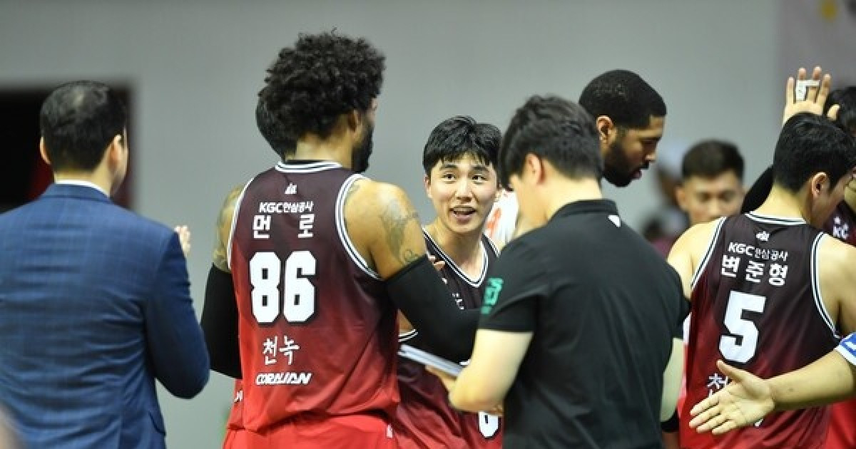 [KBL 4강 PO 리뷰] ‘완벽했던 경기력’ KGC, 캐롯 상대로 56점 차 대승