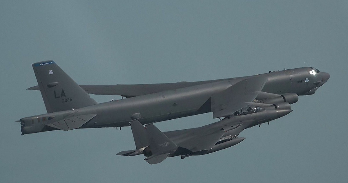 美 B-52H 전략폭격기, 9일만에 한반도 전개…北 ‘고체 ICBM’ 대응