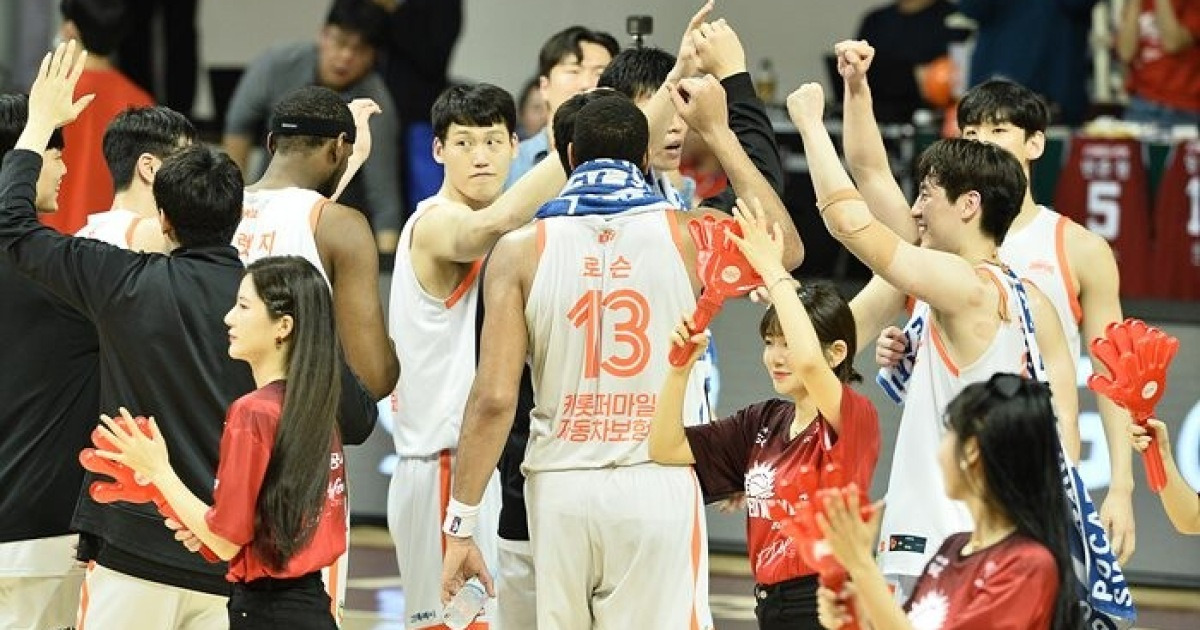 [JB포토] 캐롯, 4강 PO 2차전 89-75로 KGC에 승리