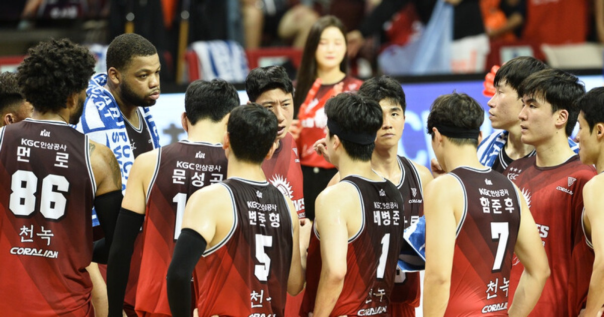 [KBL 4강 PO] ‘실책만 19개’ 1차전과 달랐던 KGC의 2차전 경기력