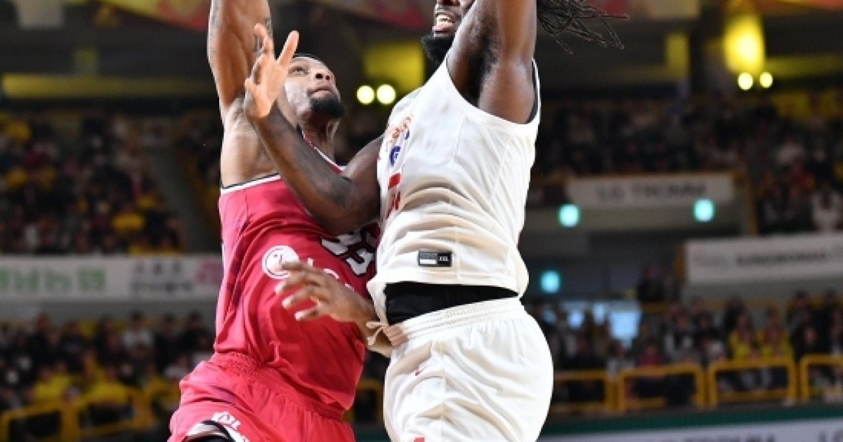 ‘허물선’과 ‘그 슛’의 하모니 SK, LG에 또 역전승…챔프전까지 한 걸음 [KBL PO]