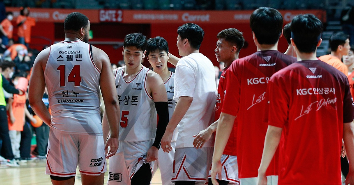 PO 3차전 승리 거둔 KGC '1승 남았다'